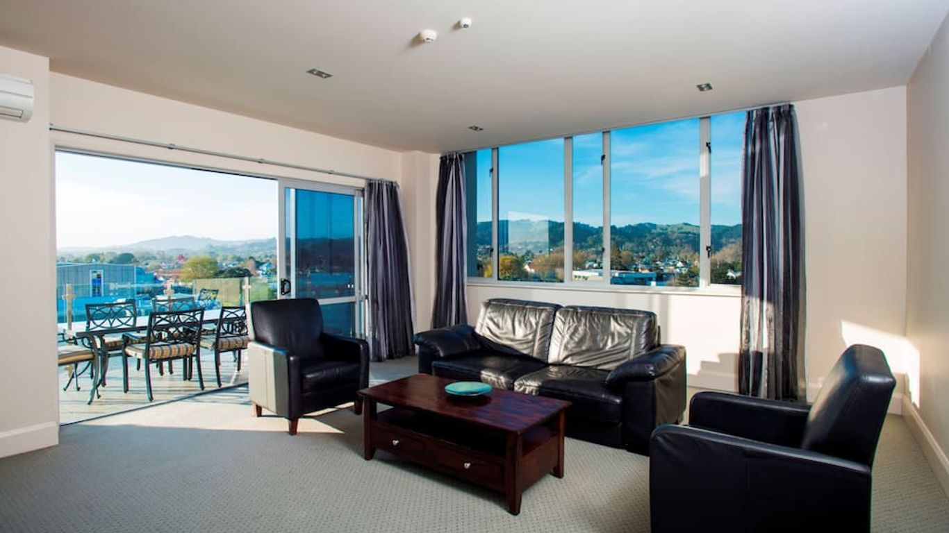 Emerald Hotel, Gisborne | HotelsCombined